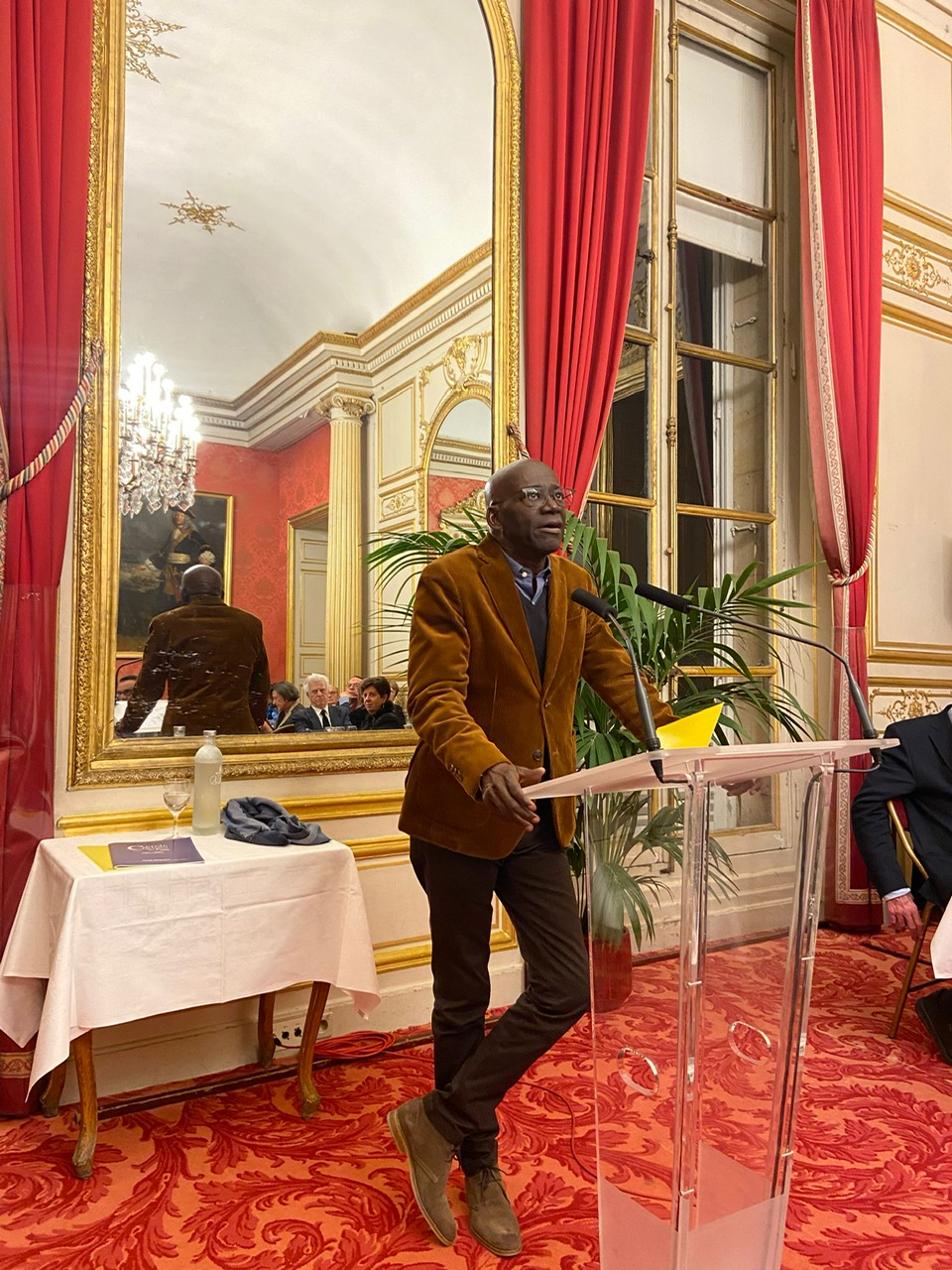 M. Mamadou DIOUF, commissaire de l’exposition « Léopold Sédar Senghor et les arts : Réinventer l ...